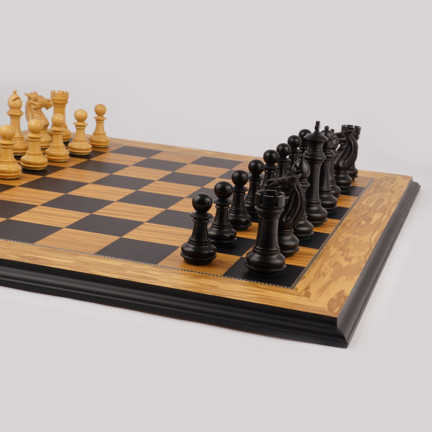 23" Mark of Westminster Ebonized Phalanx Presidential Chess Set