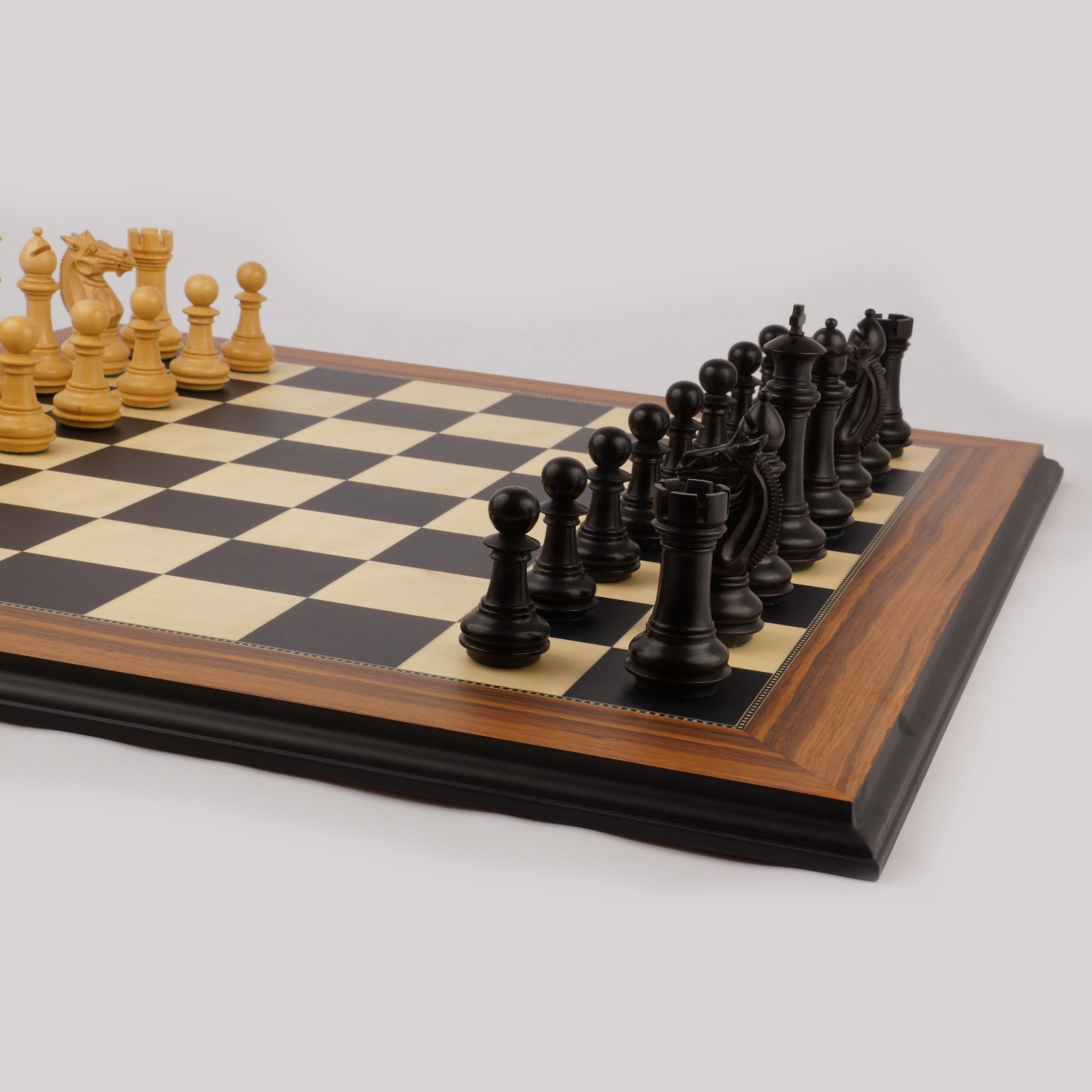 23" Mark of Westminster Ebony Phalanx Presidential Chess Set